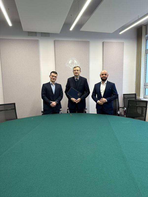 Uczelnia Łazarskiego i Fundacja LexCultura - porozumienie o współpracy ...