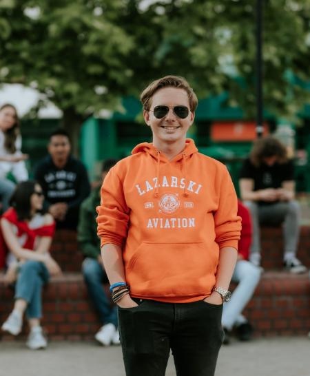 | Uczelnia Łazarskiego