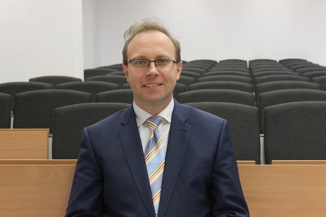 Krzysztof Piech | Uczelnia Łazarskiego